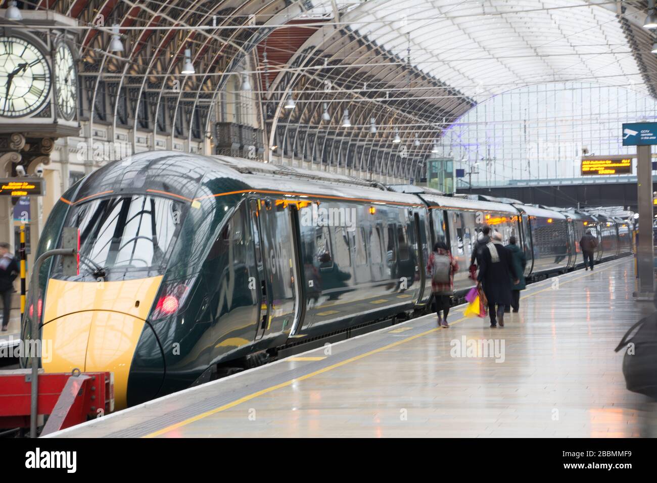 People on London train station platform Stock Photo - Alamy