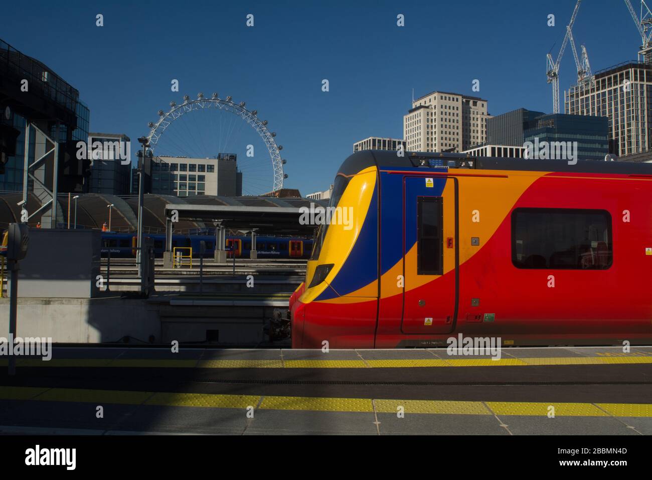 London waterloo railway hi-res stock photography and images - Alamy