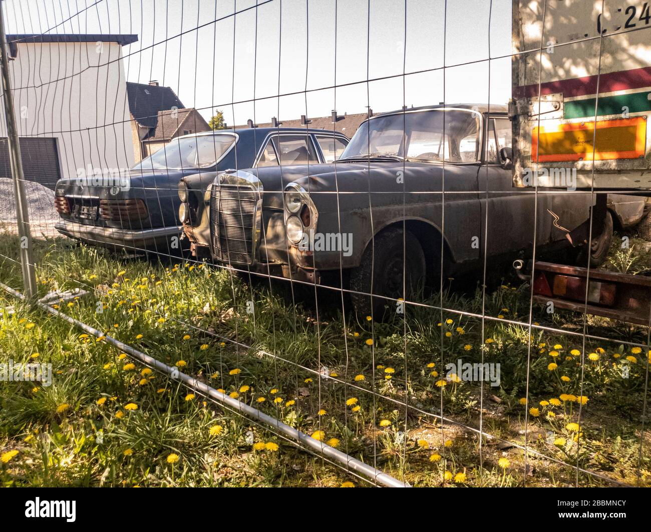 Mercedes benz convertible sedan hi-res stock photography and images - Alamy