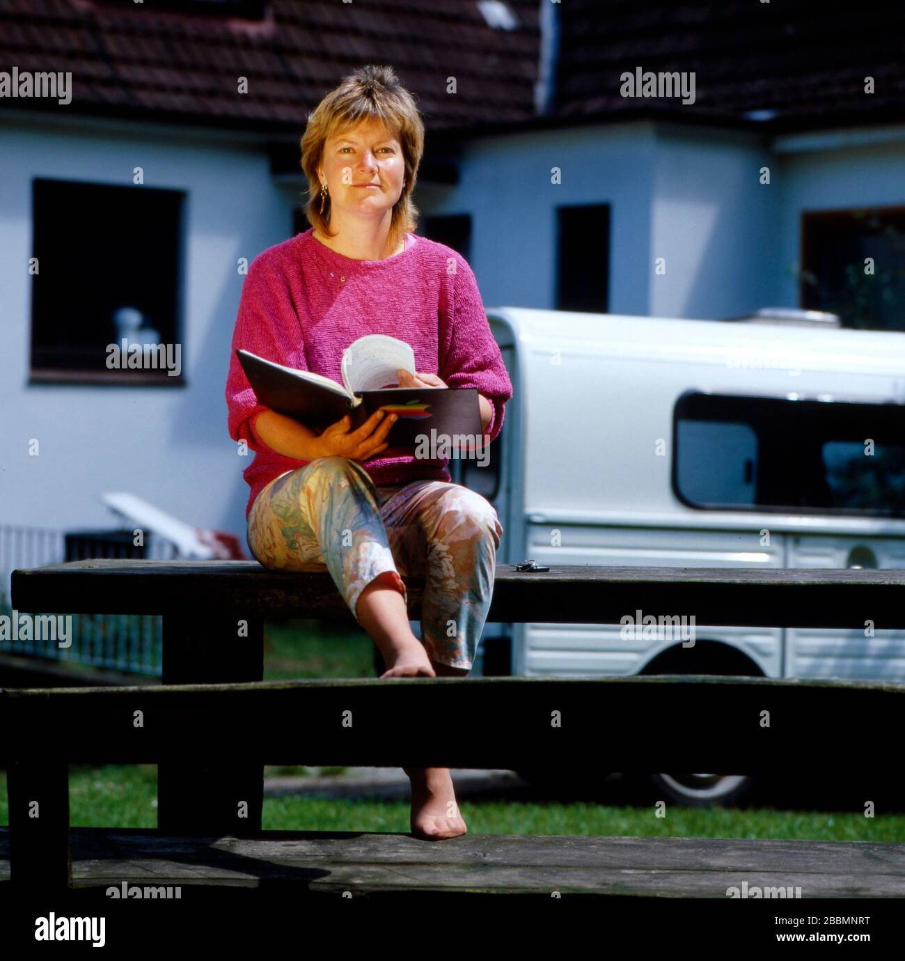 Schauspielerin und Regisseurin Monika Zinnenberg zuhause, Deutschland ...