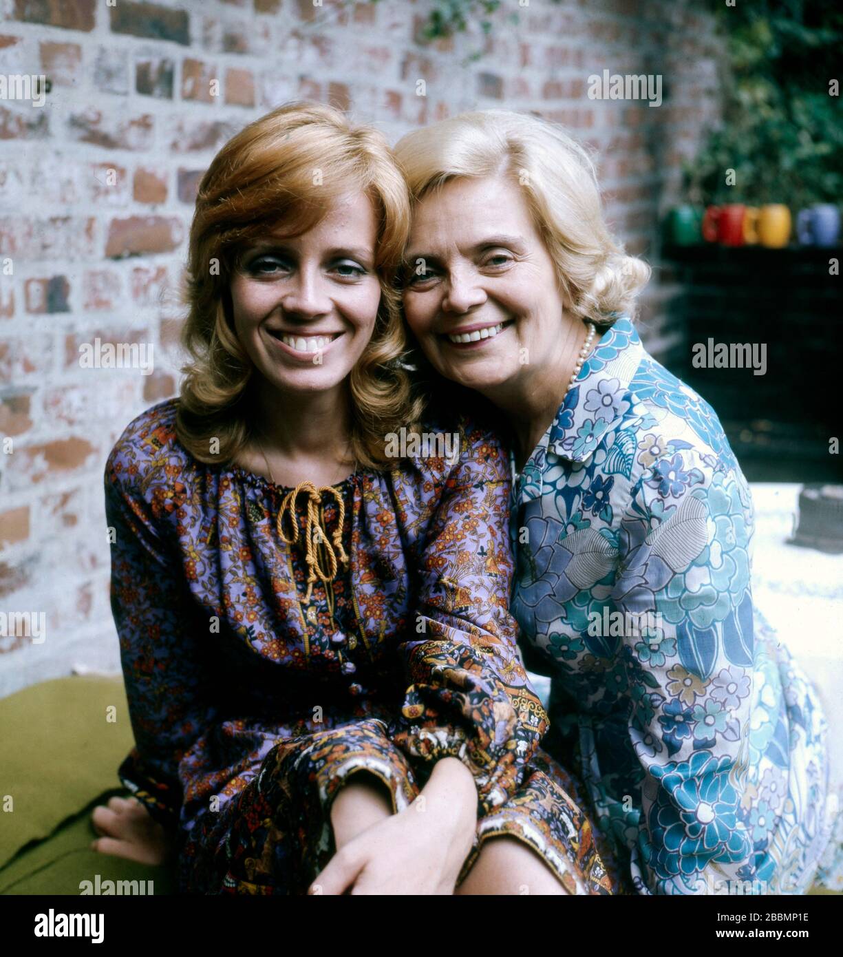 Die Volksschauspielerinnen Heidi Kabel und ihre Tochter Heidi Mahler im ...