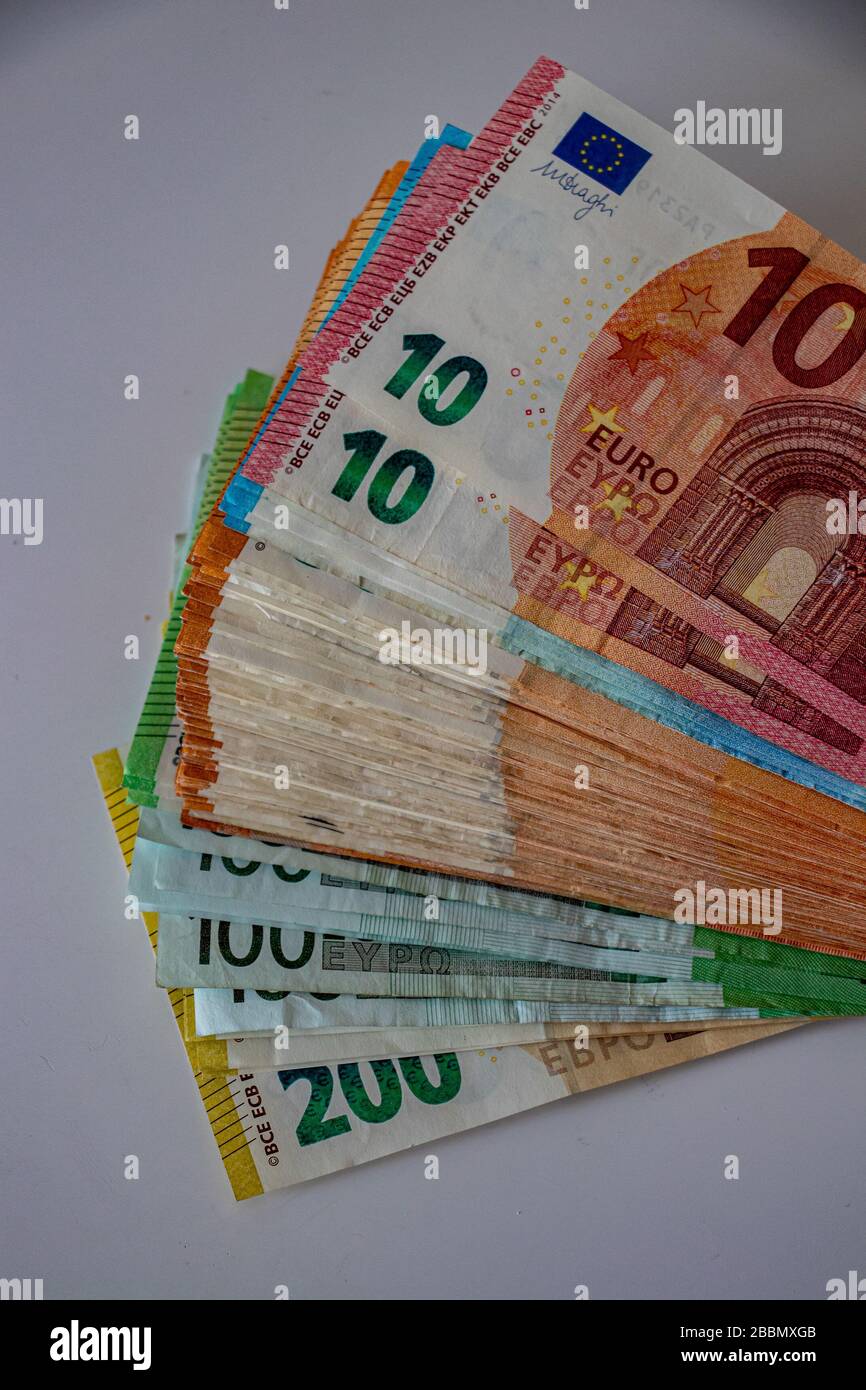 Stack of 10, 20, 50, 100, 200 euro banknotes in air Stock Photo - Alamy