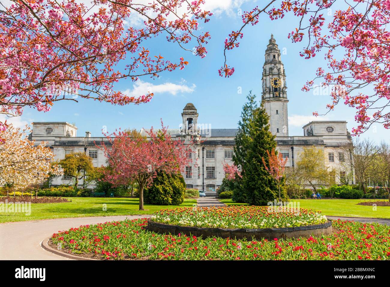 Cardiff city hall gardens hi-res stock photography and images - Alamy