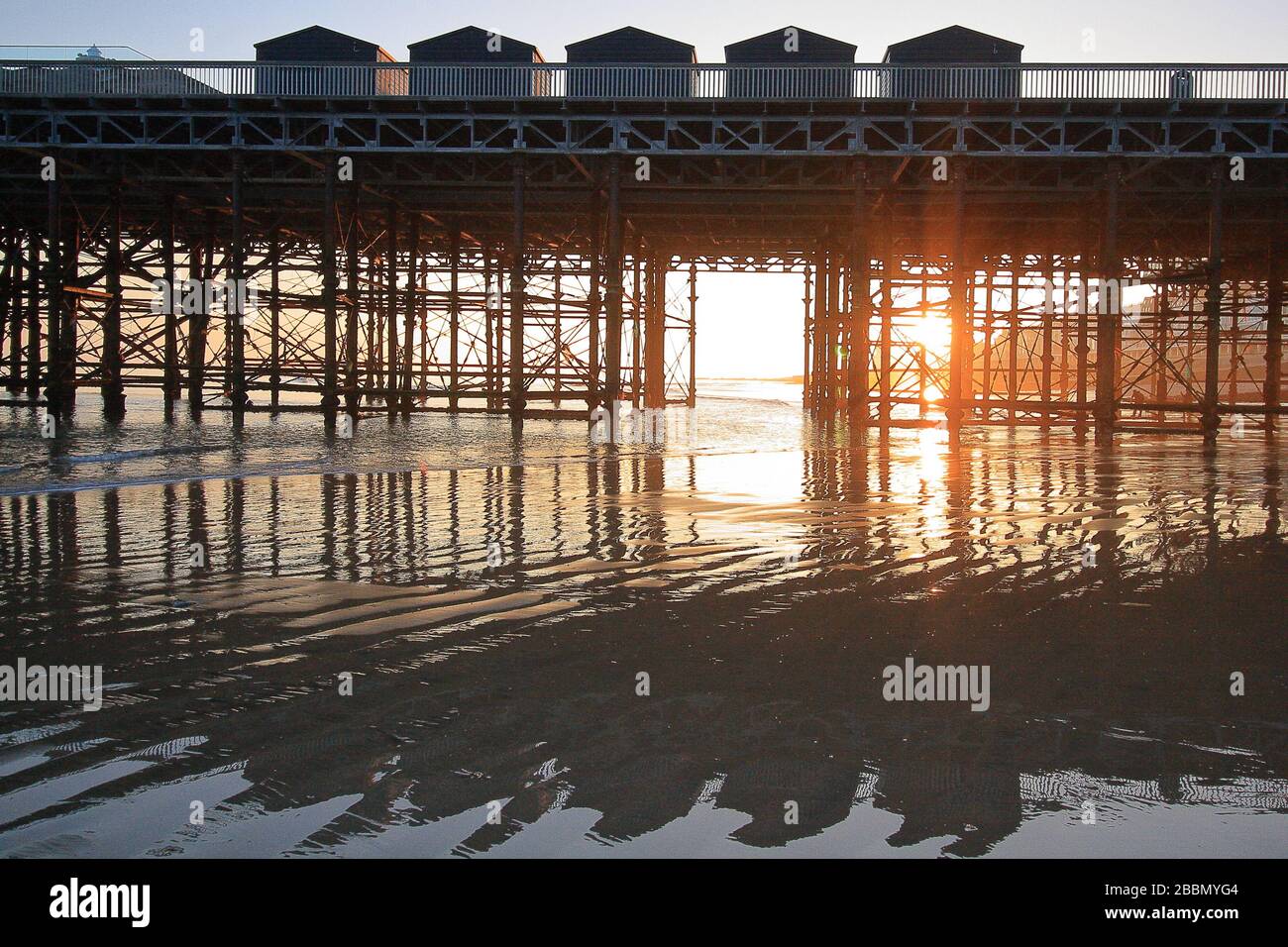Victorian pier pillars hi-res stock photography and images - Alamy