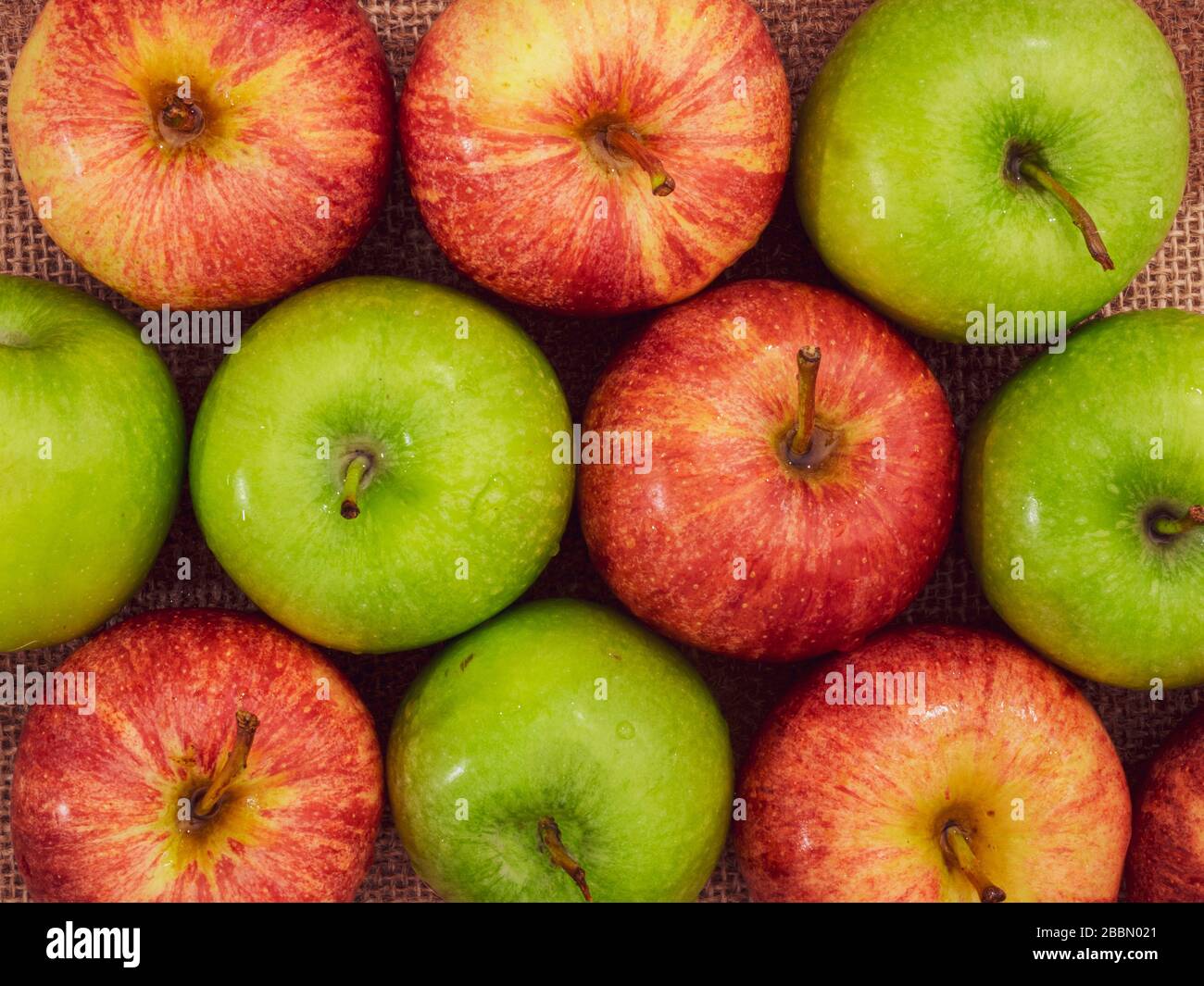 Top view angle of apples on table Stock Photo - Alamy