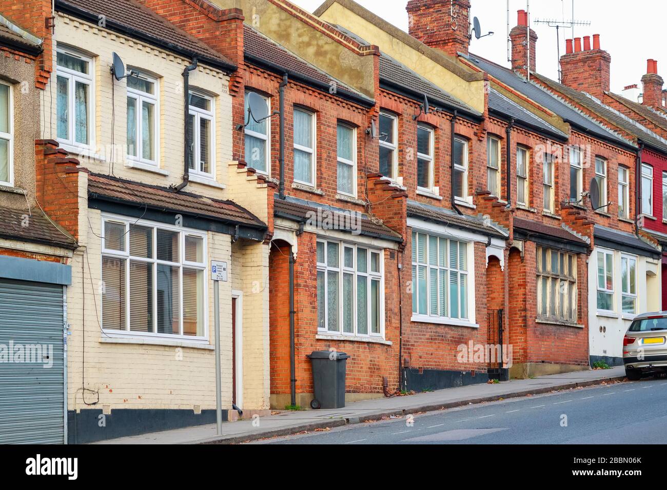 Edwardian period terrace houses hi-res stock photography and images - Alamy