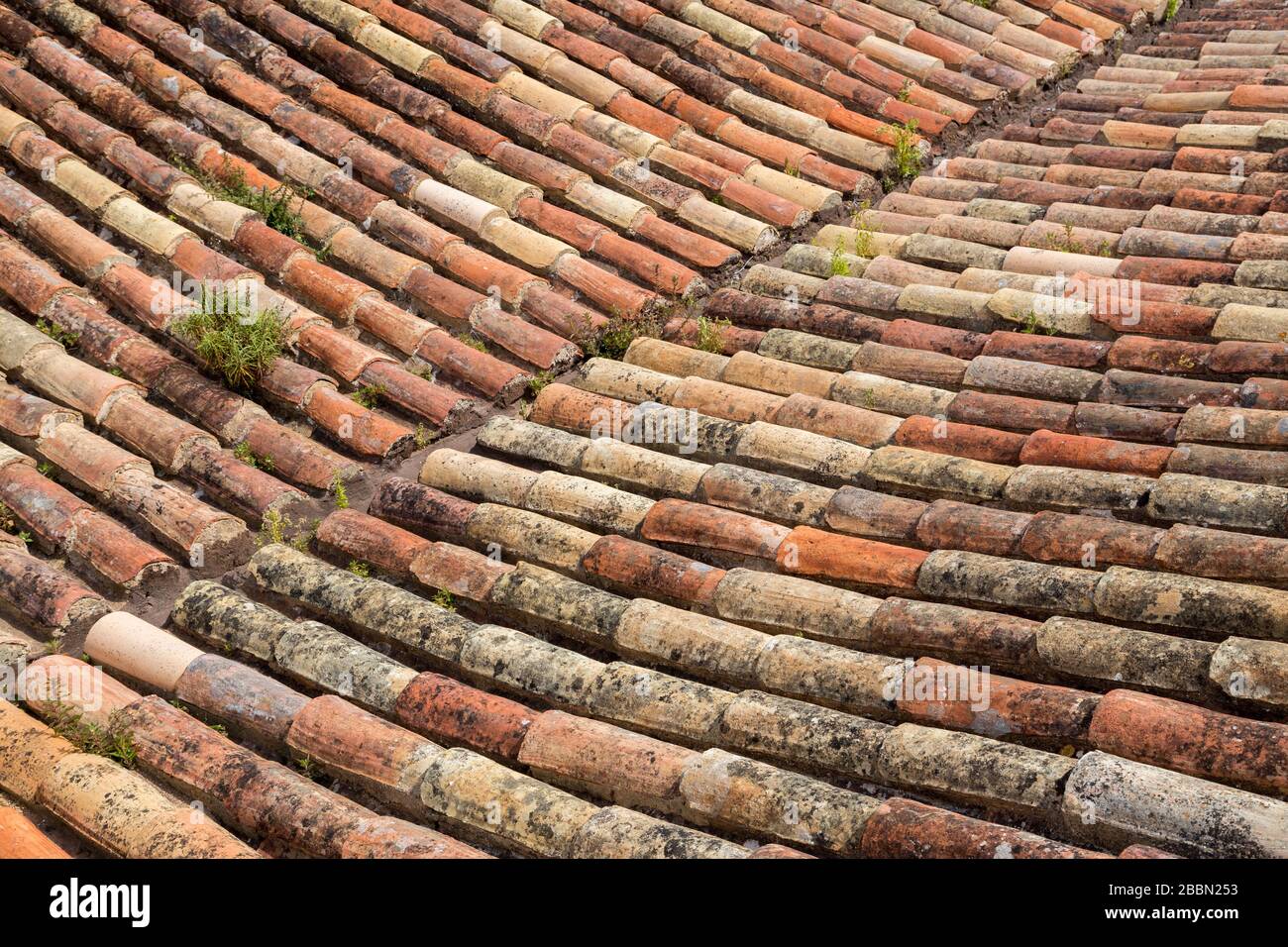 Half round tiles hi-res stock photography and images - Alamy