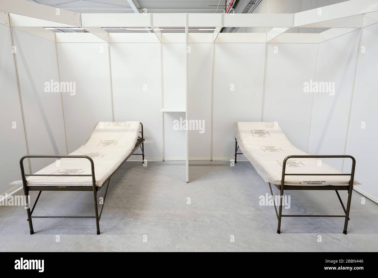 Camp beds set up hi-res stock photography and images - Alamy