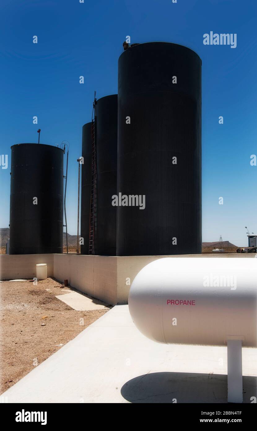 Old gas storage towers hi-res stock photography and images - Alamy