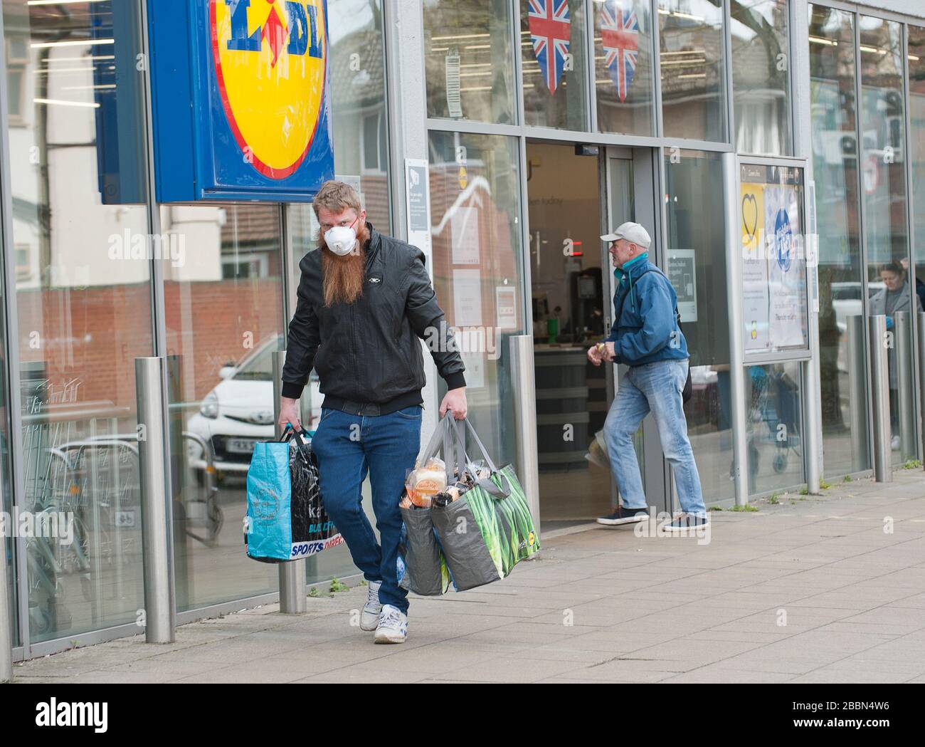 Lidl coronavirus mask hi-res stock photography and images - Alamy