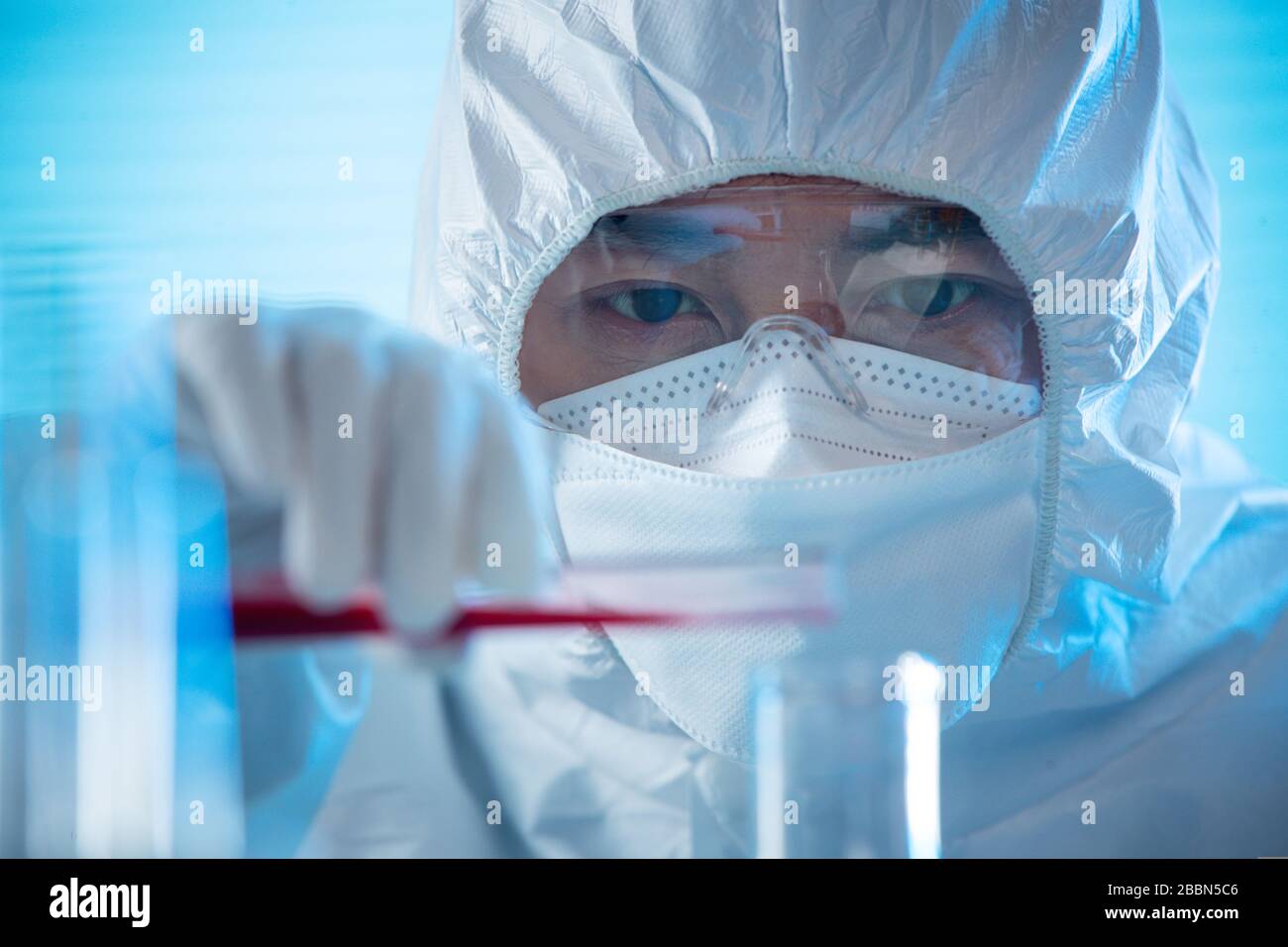 Medical workers test tubes hi-res stock photography and images - Alamy