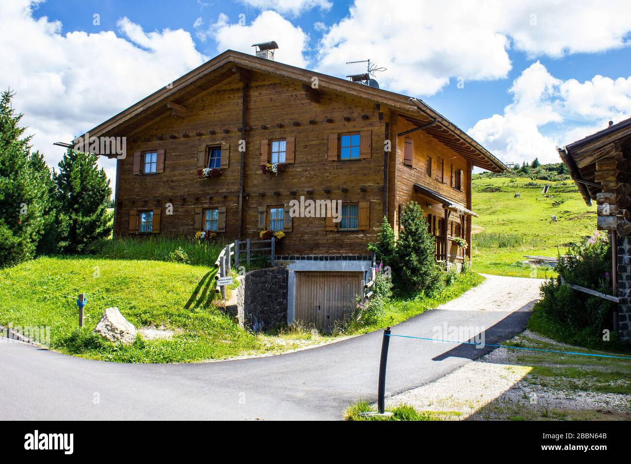 Chalet in Compatsch, Seiser Alm Stock Photo - Alamy