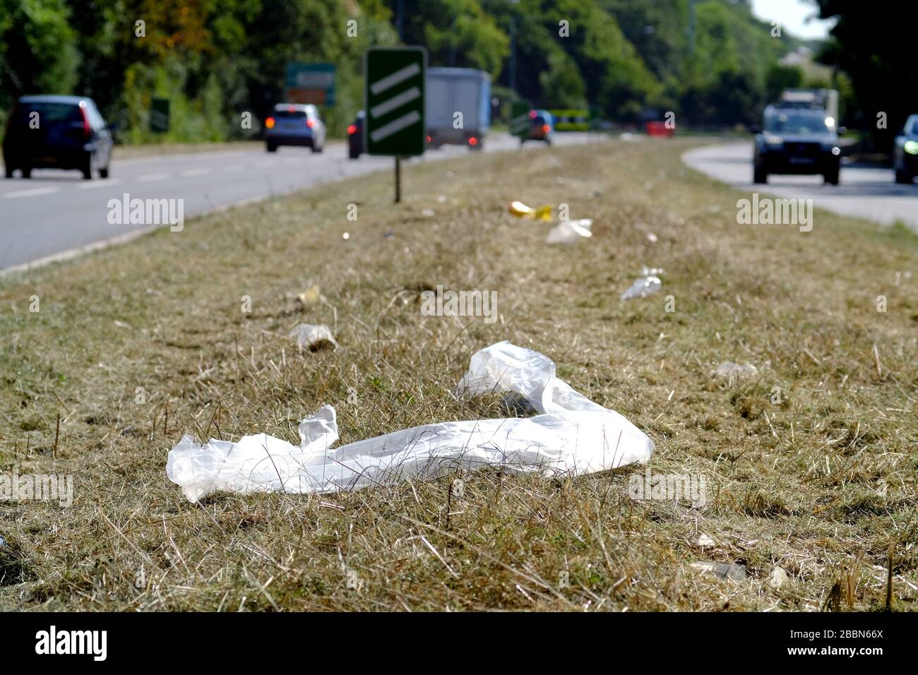 Plastic pollution roadside hi-res stock photography and images - Alamy