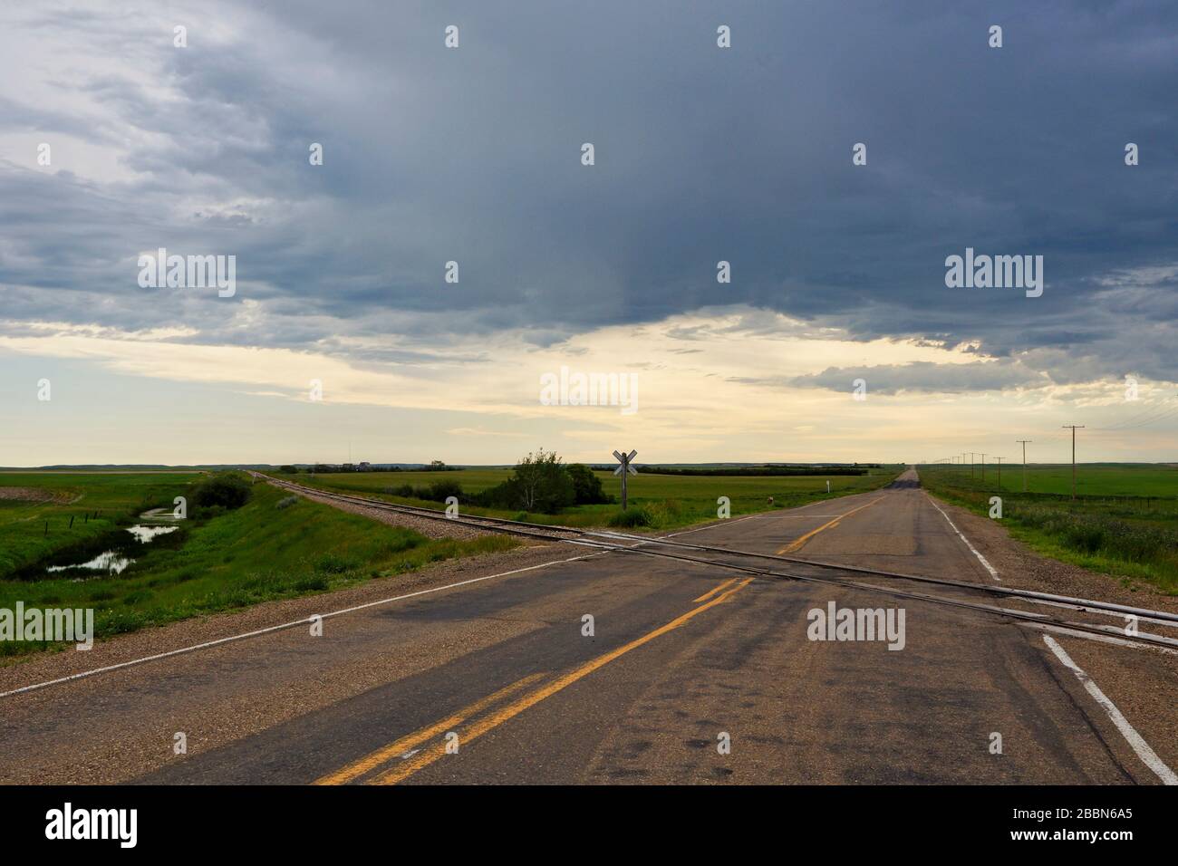 View of highway in saskatchewan hi-res stock photography and images - Alamy