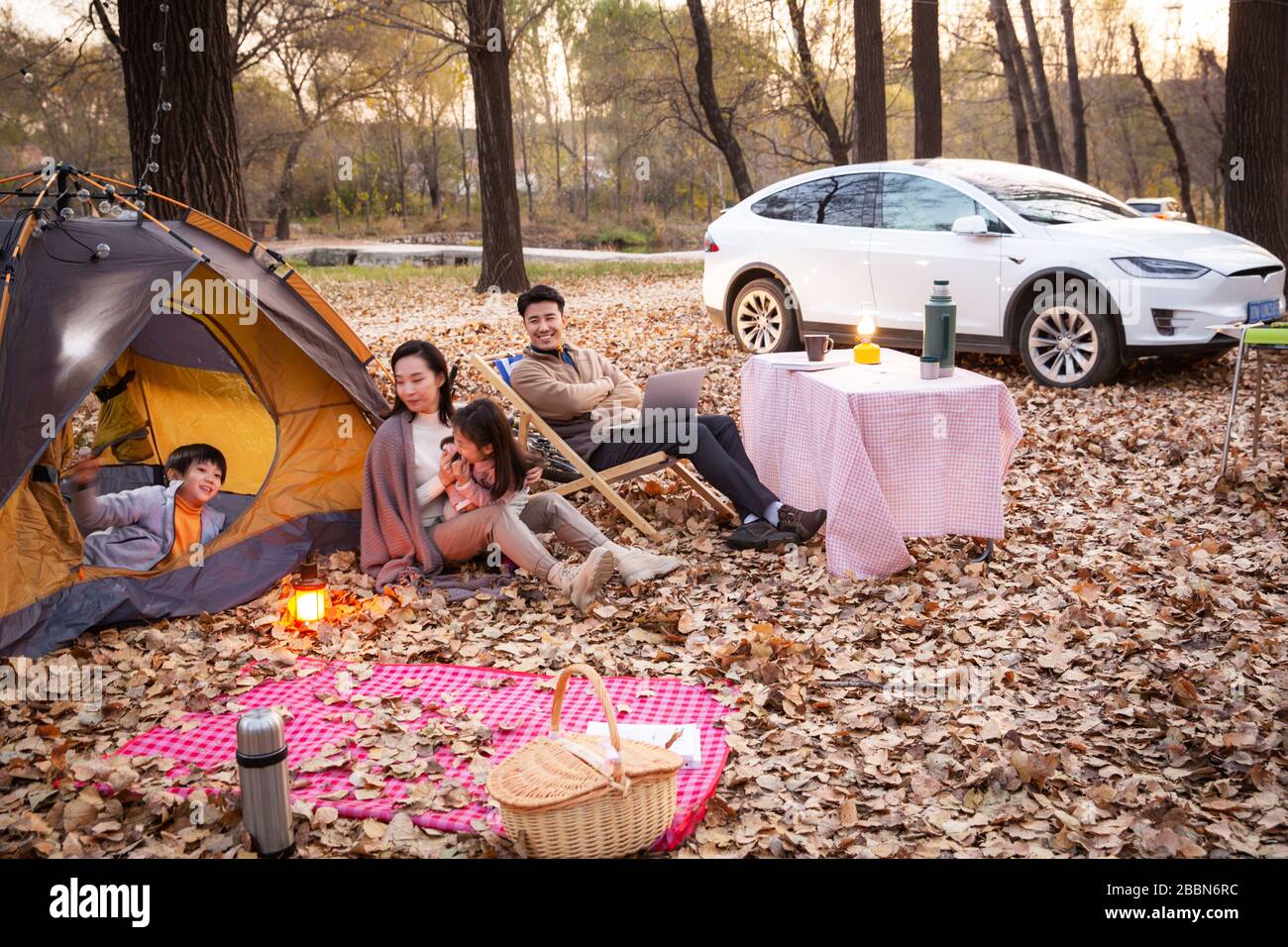 Happy family outdoor outing Stock Photo - Alamy