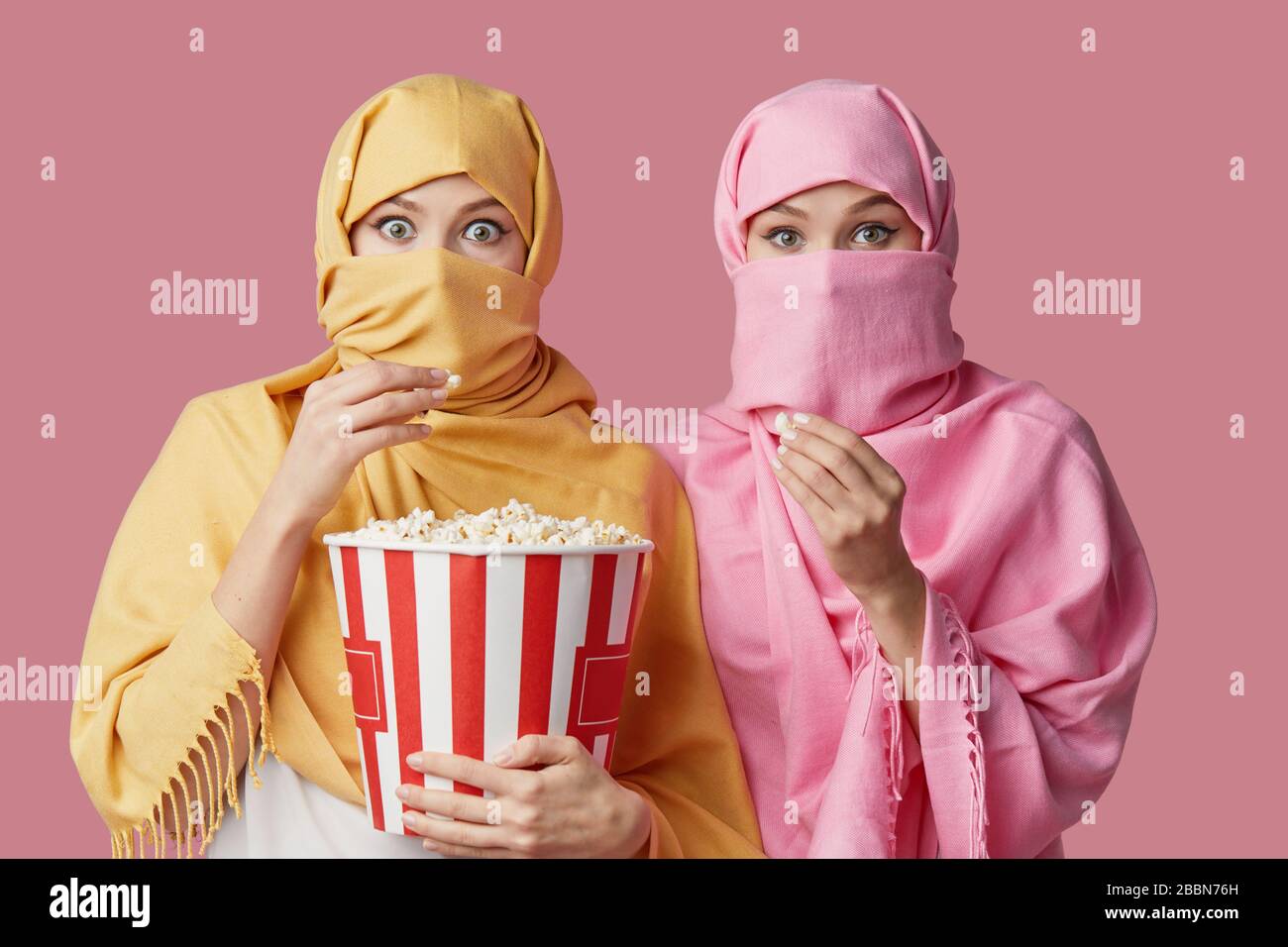 Two hijabs hi-res stock photography and images - Alamy