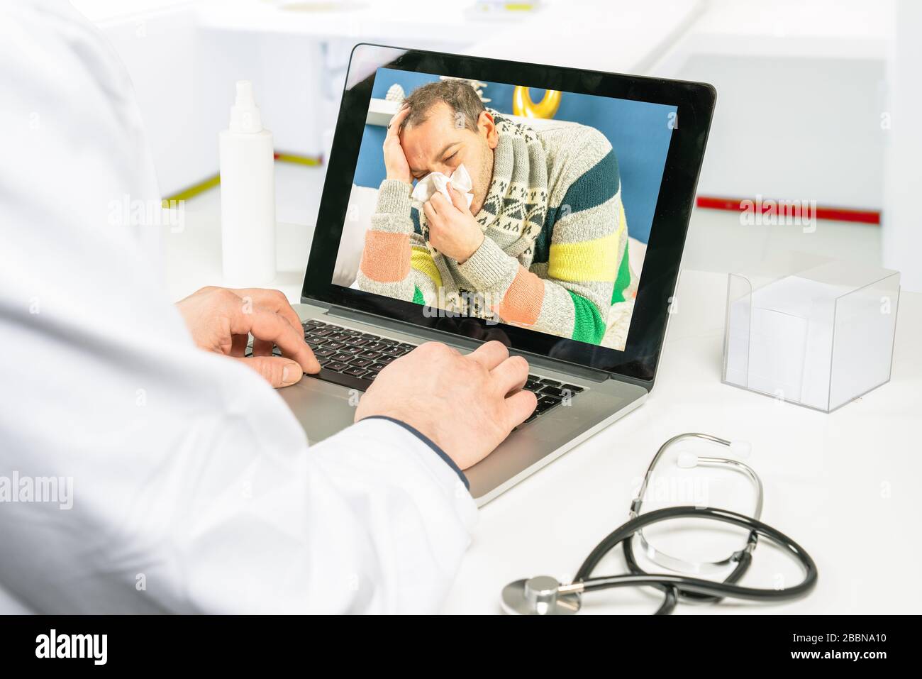 Remote patient monitor hi-res stock photography and images - Alamy