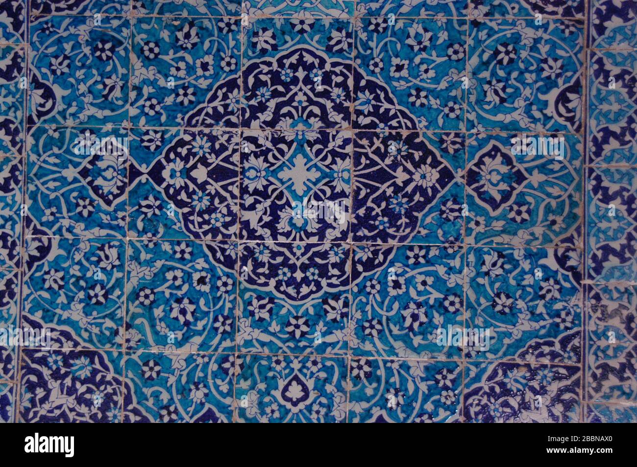 Shah jahan mosque, thatta hi-res stock photography and images - Alamy
