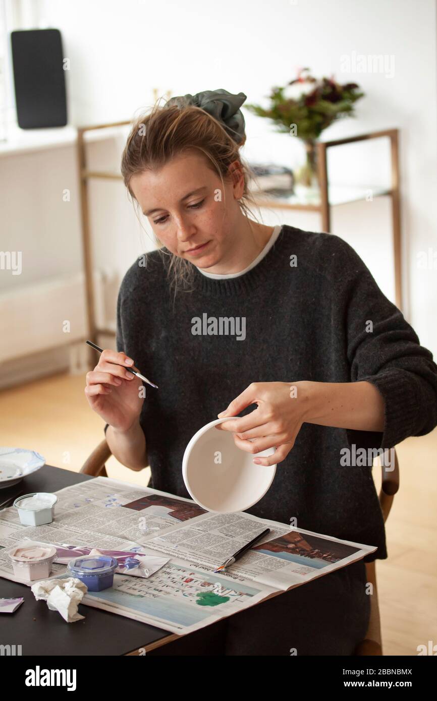 Girl painting pottery hi-res stock photography and images - Alamy