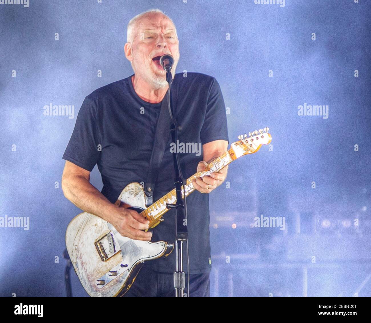 Pink Floyd frontman David Gilmour kicks off his USA solo mini-tour with ...