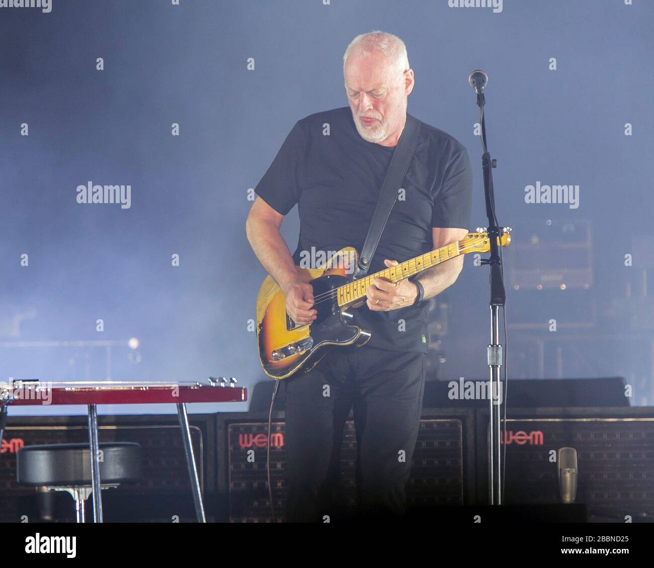 Pink Floyd frontman David Gilmour kicks off his USA solo mini-tour with ...