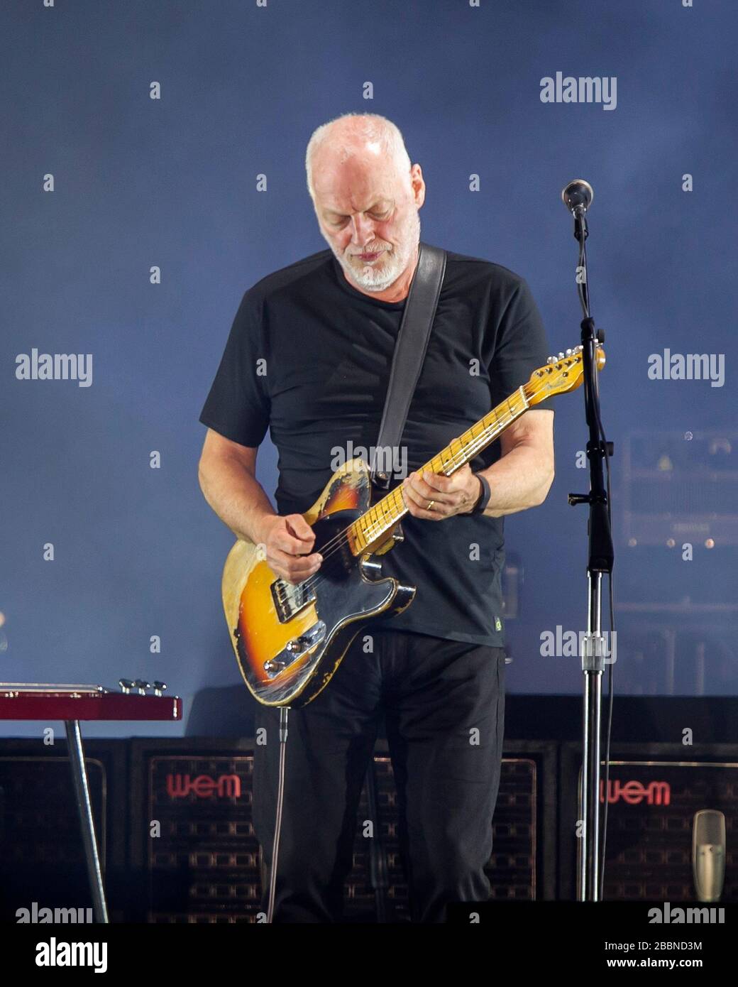 Pink Floyd frontman David Gilmour kicks off his USA solo mini-tour with ...