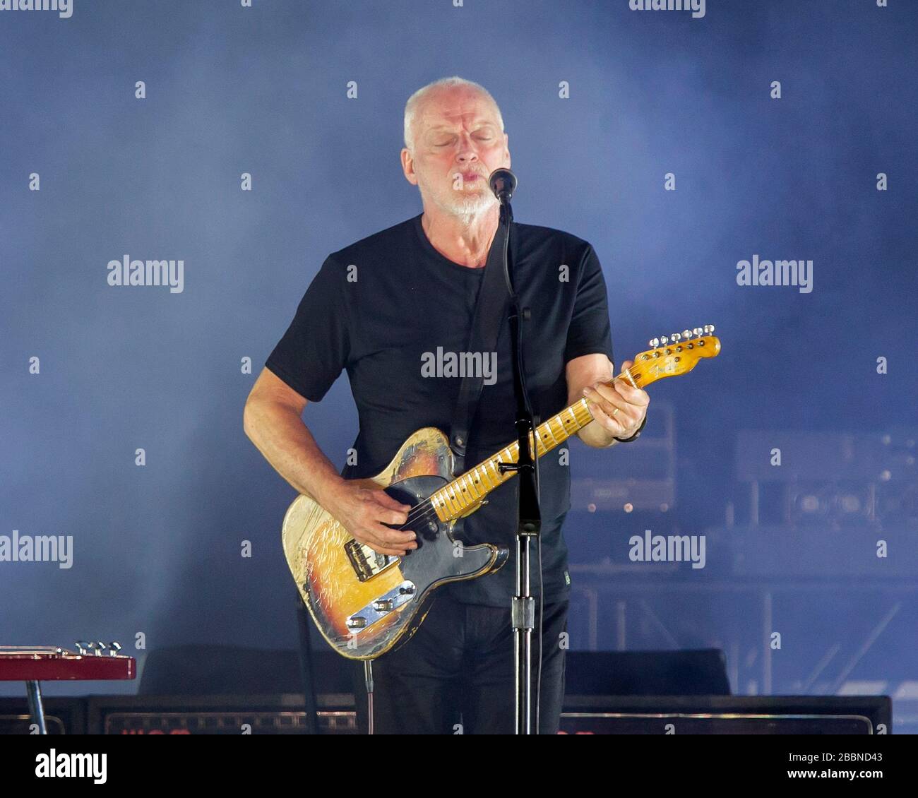 Pink Floyd frontman David Gilmour kicks off his USA solo mini-tour with ...