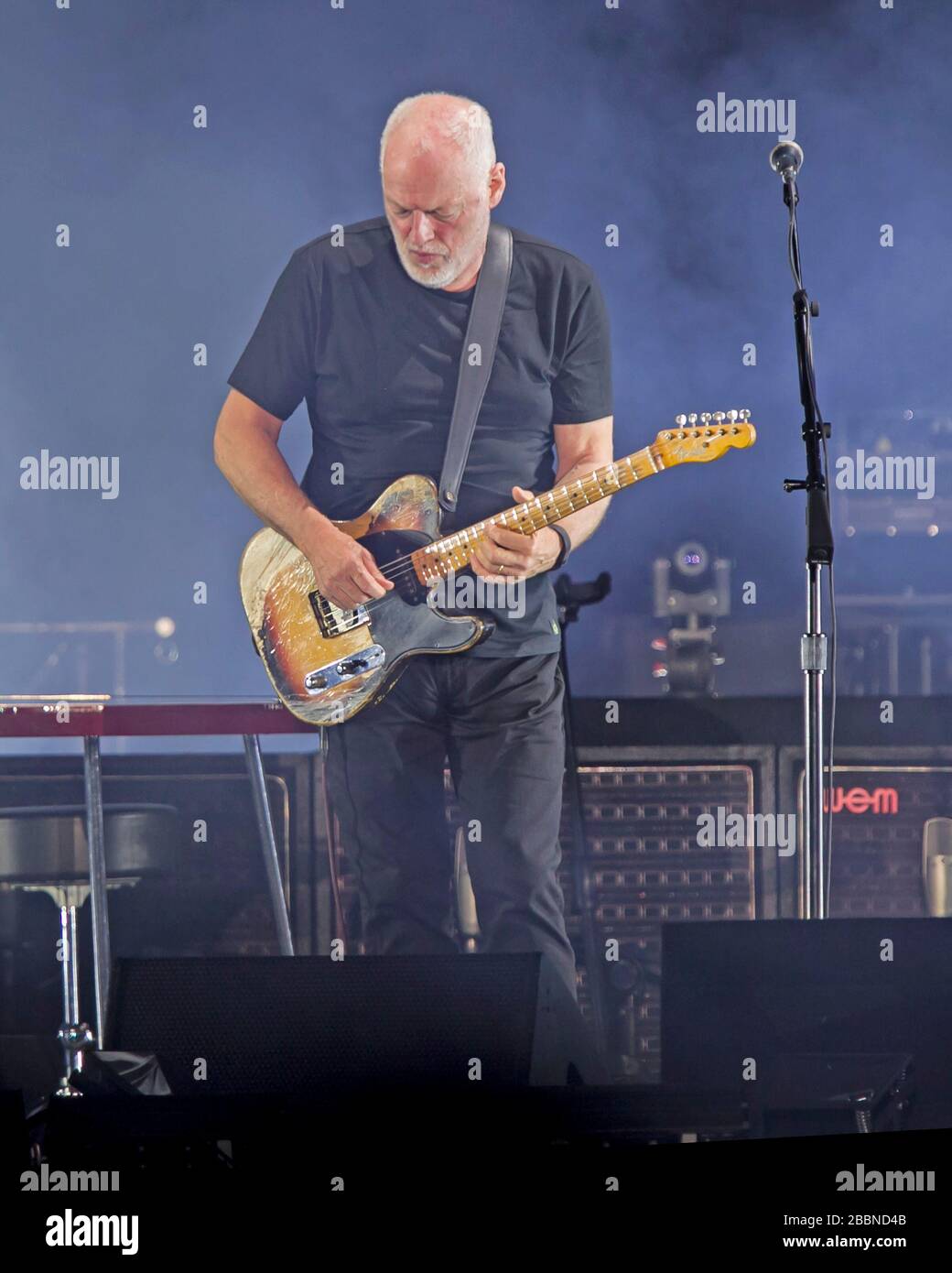 Pink Floyd frontman David Gilmour kicks off his USA solo mini-tour with ...