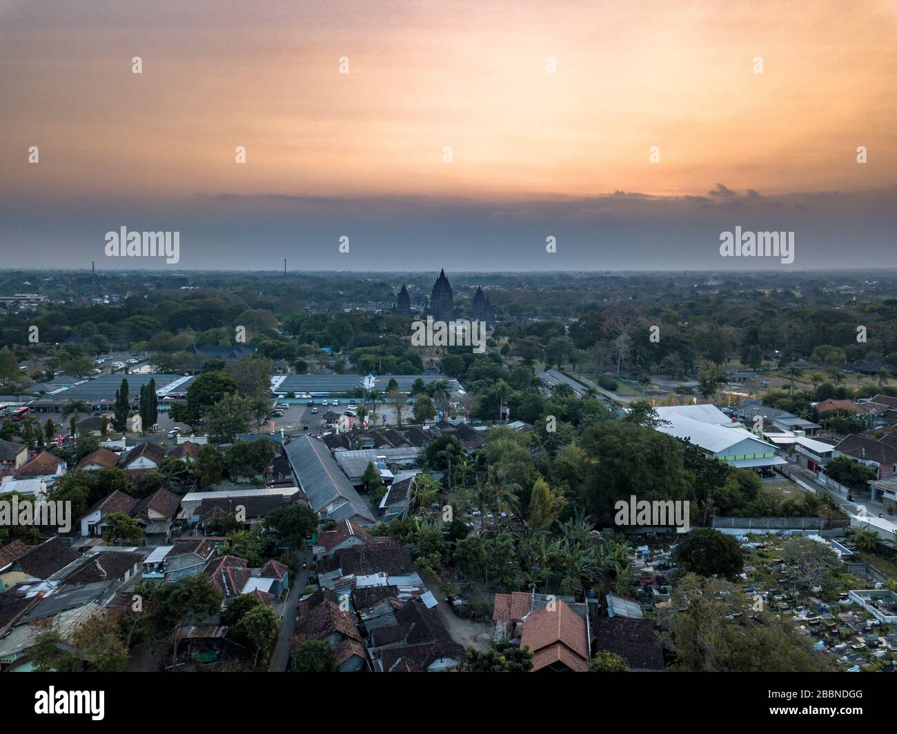 Bird eye view buddhist temple hi-res stock photography and images - Alamy