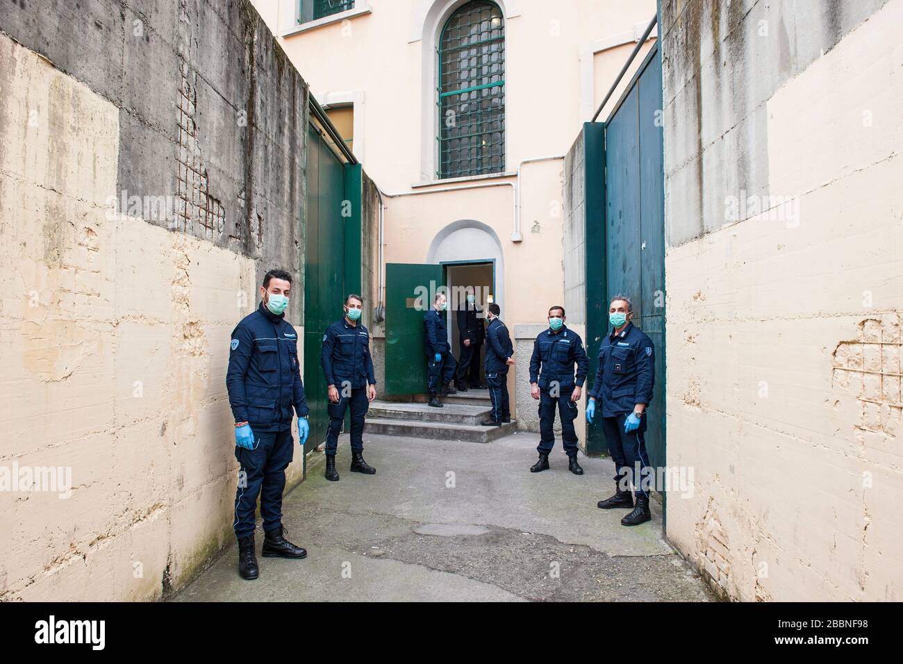 Italy, Milan, San Vittore prison, Prison police at work during the ...