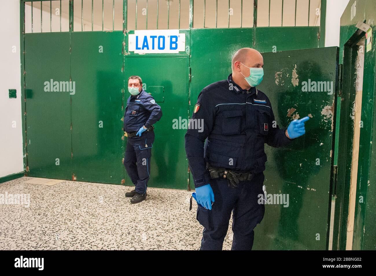 Italy, Milan, San Vittore prison, Prison police at work during the ...