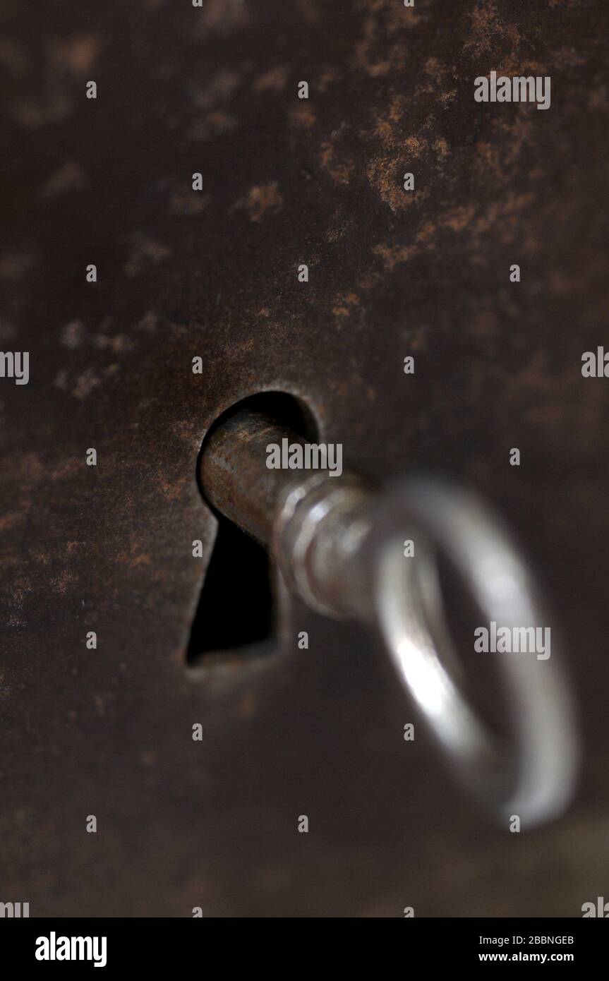 metal lock and key Stock Photo - Alamy