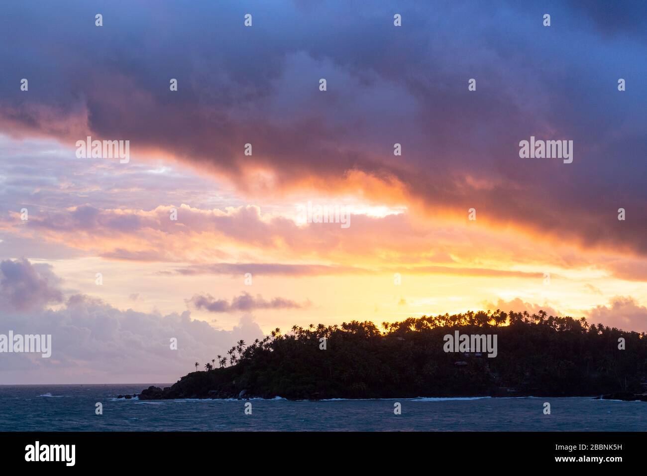 Dramatic sunset at Mirissa Beach on the south coast of Sri Lanka Stock ...