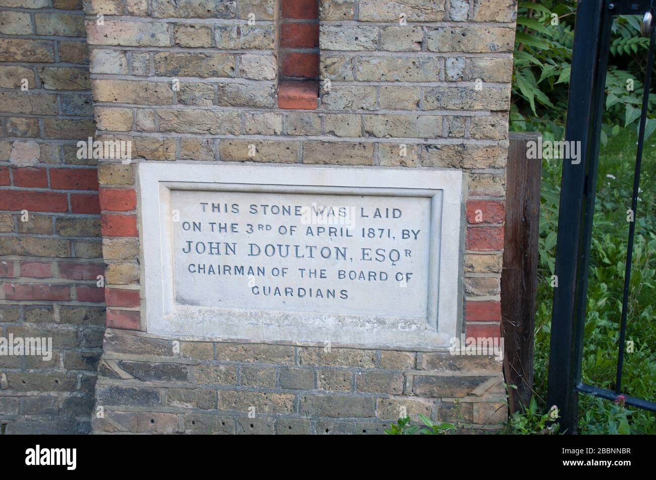 Doulton lambeth hi-res stock photography and images - Alamy