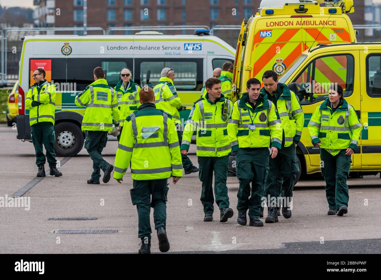 London ambulance control centre hi-res stock photography and images - Alamy
