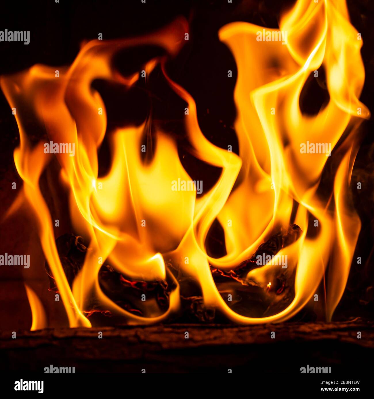 Close up burning fireplace hi-res stock photography and images - Alamy