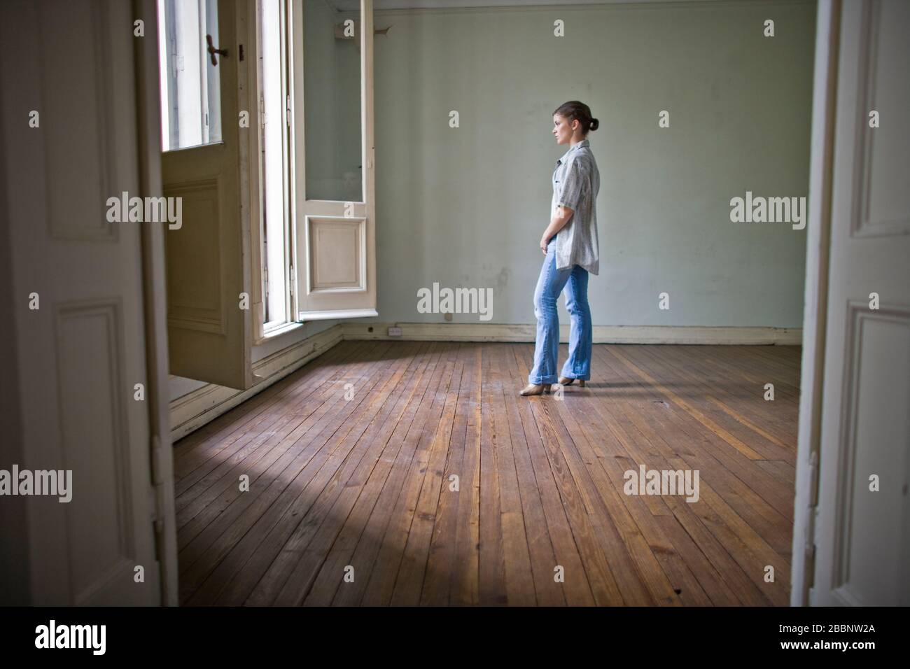 Teenager in a dancing school hi-res stock photography and images - Alamy