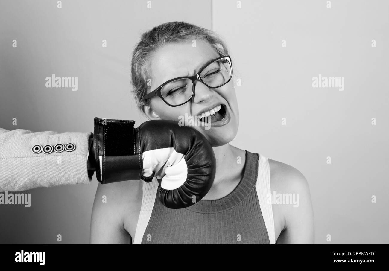 Woman hitting man face hi-res stock photography and images - Alamy