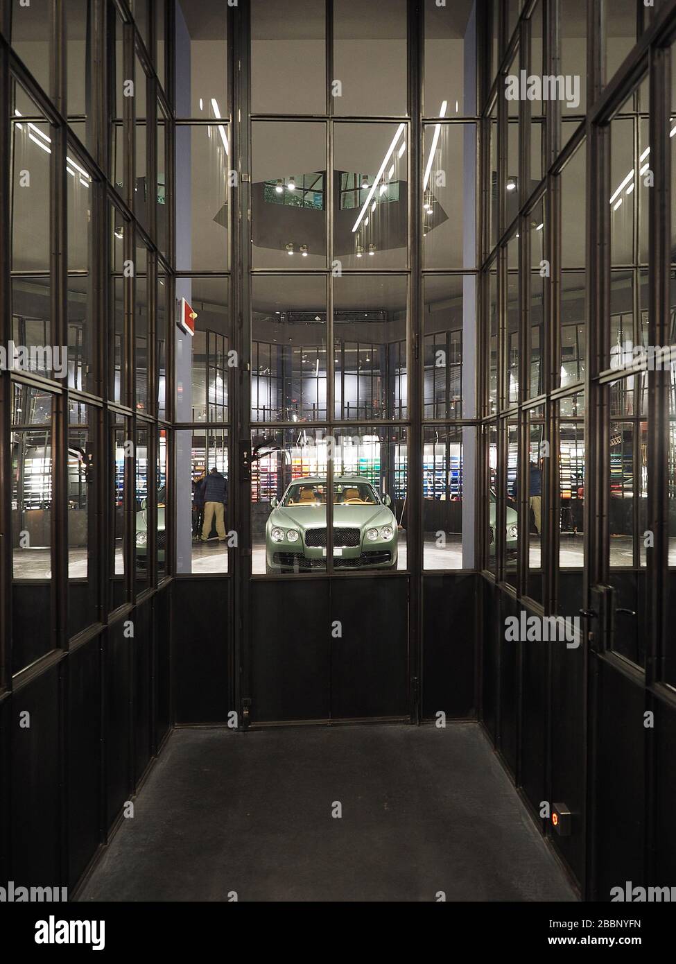 Garage Italia Milano Customs, bar, restaurant and workshop of car ...