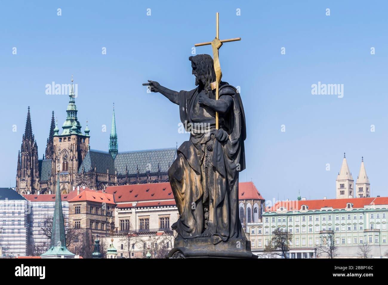 Charles bridge connects the lesser town and the old town hi-res stock ...