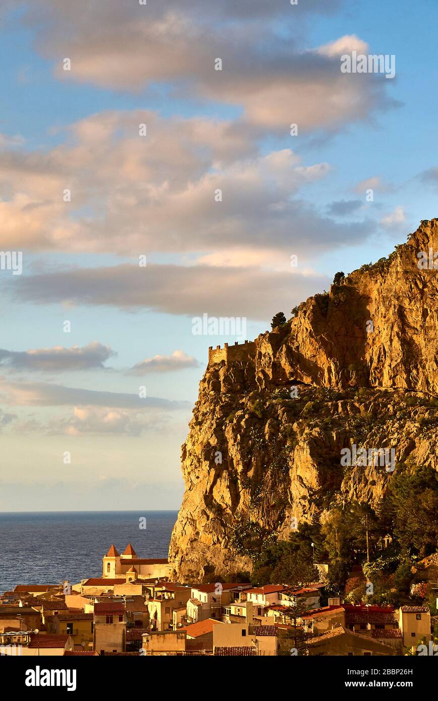 Cefalu castle hi-res stock photography and images - Alamy