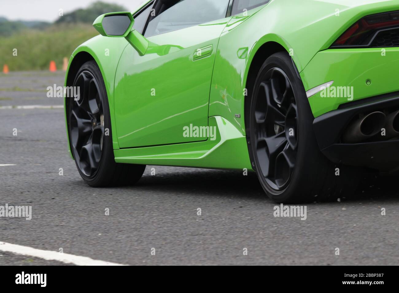 Lime Green Lamborghini Huracan LP610 Stock Photo - Alamy