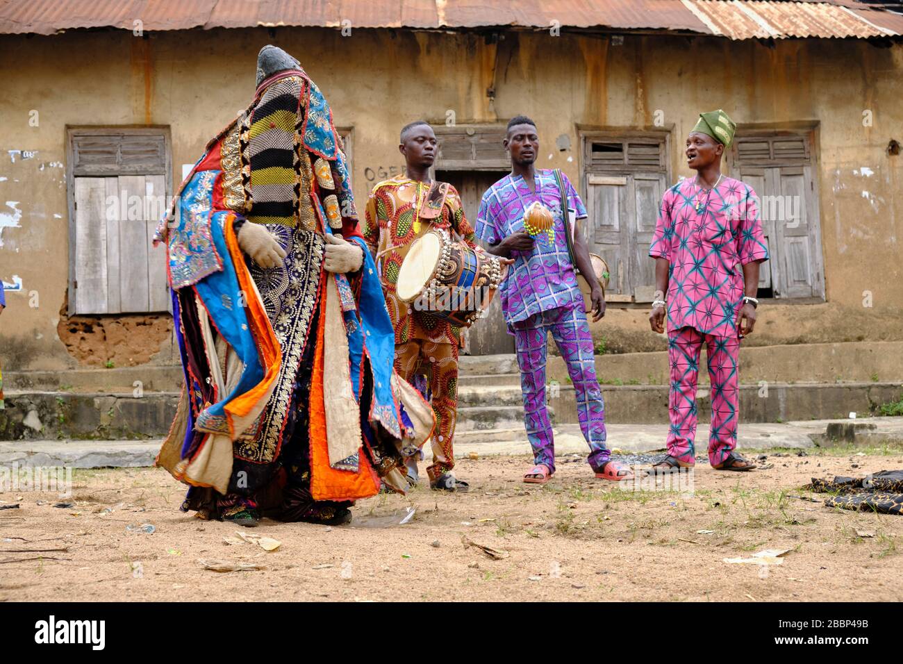 Yoruba mask hi-res stock photography and images - Alamy