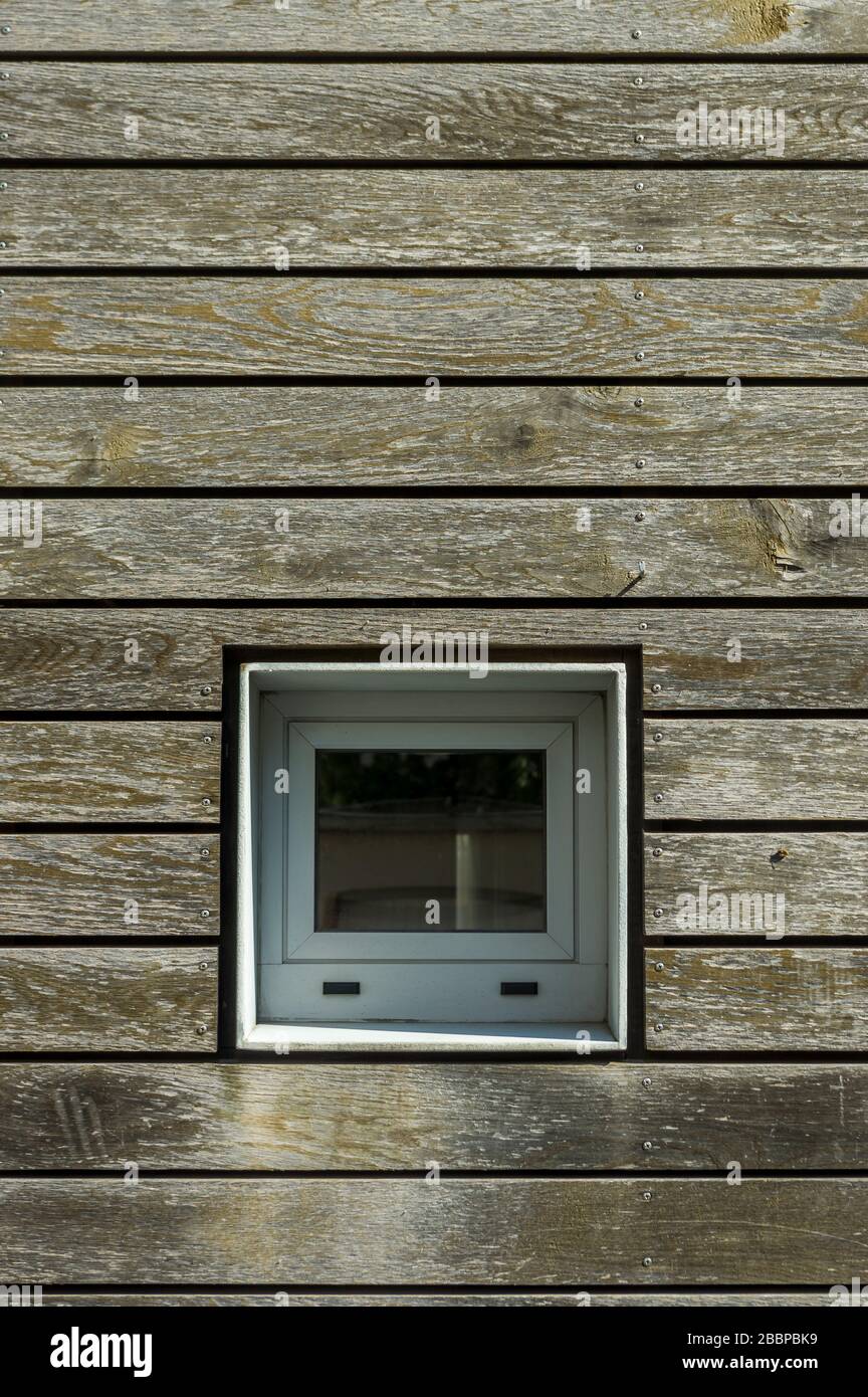 Square window hi-res stock photography and images - Alamy