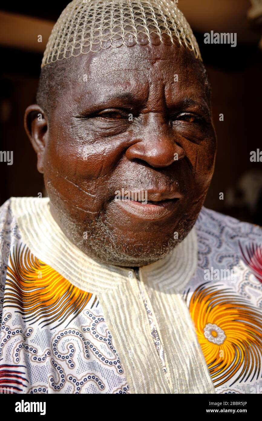 Yoruba tribe scars hi-res stock photography and images - Alamy