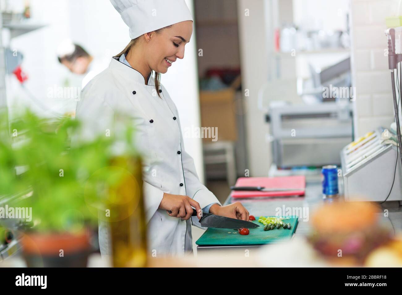 Woman italian kitchen hi-res stock photography and images - Alamy