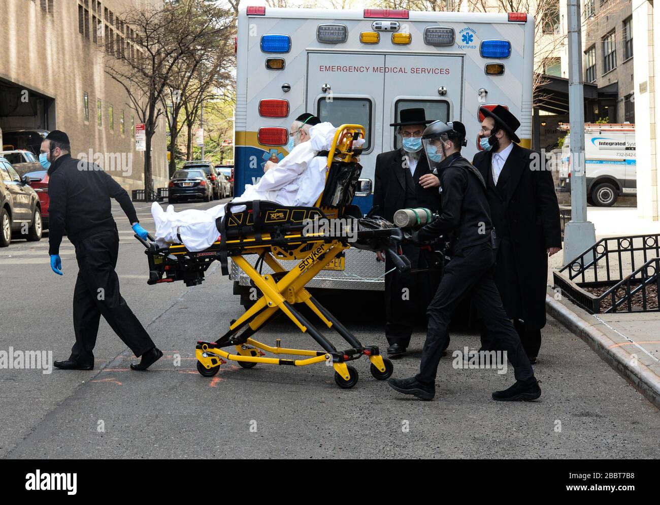 New York, USA. 1st Apr, 2020. Ambulance arriving at the hospital with ...