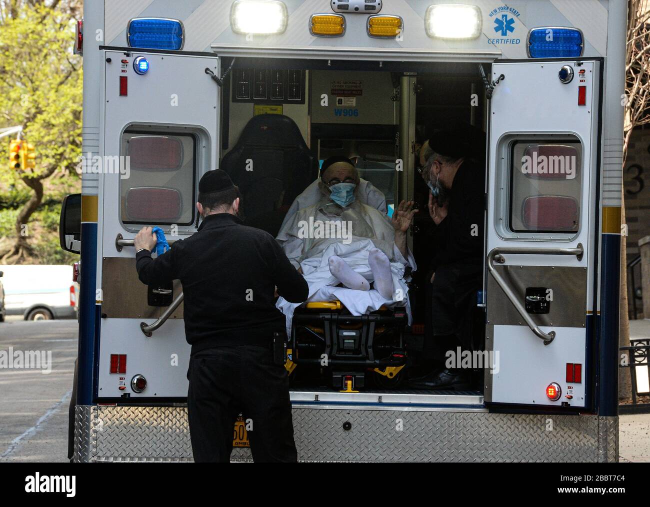 New York, USA. 1st Apr, 2020. Ambulance arriving at the hospital with ...