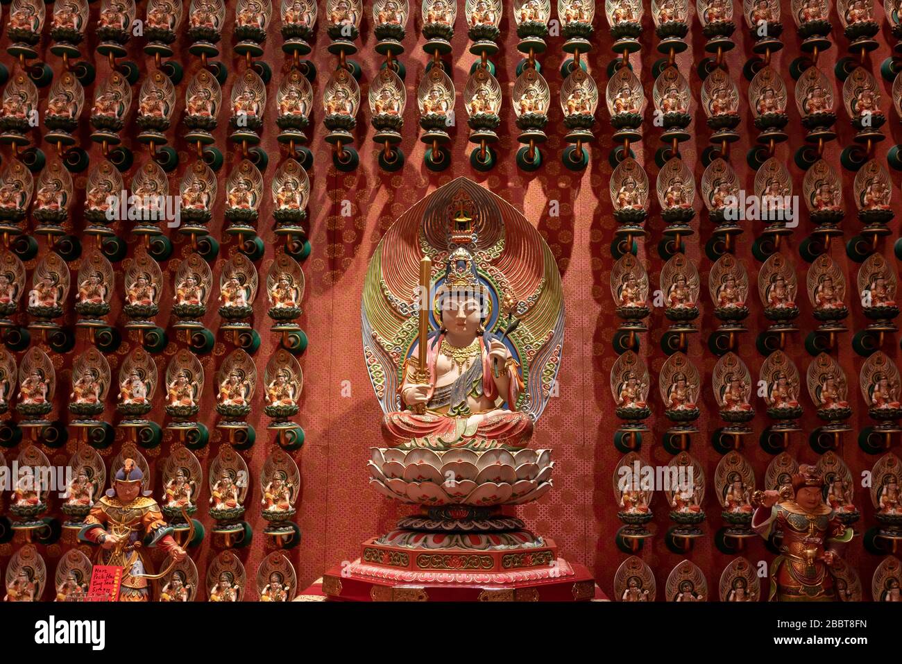 Tooth Relic temple in Singapore china town Stock Photo - Alamy