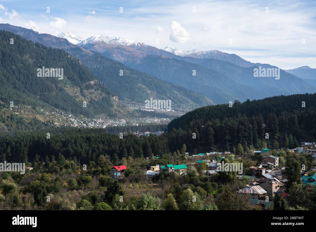 Manali city view in Northern India Himalayas landscape Stock Photo - Alamy